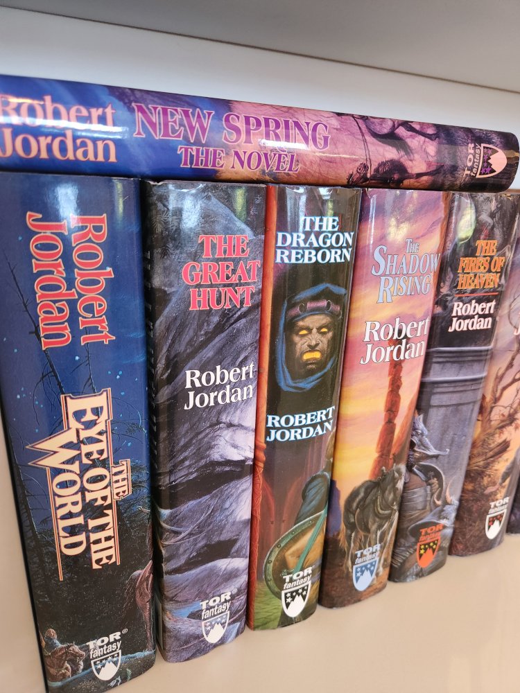 Snacks to Eat While Reading a Good Book (With Book Pairings ...