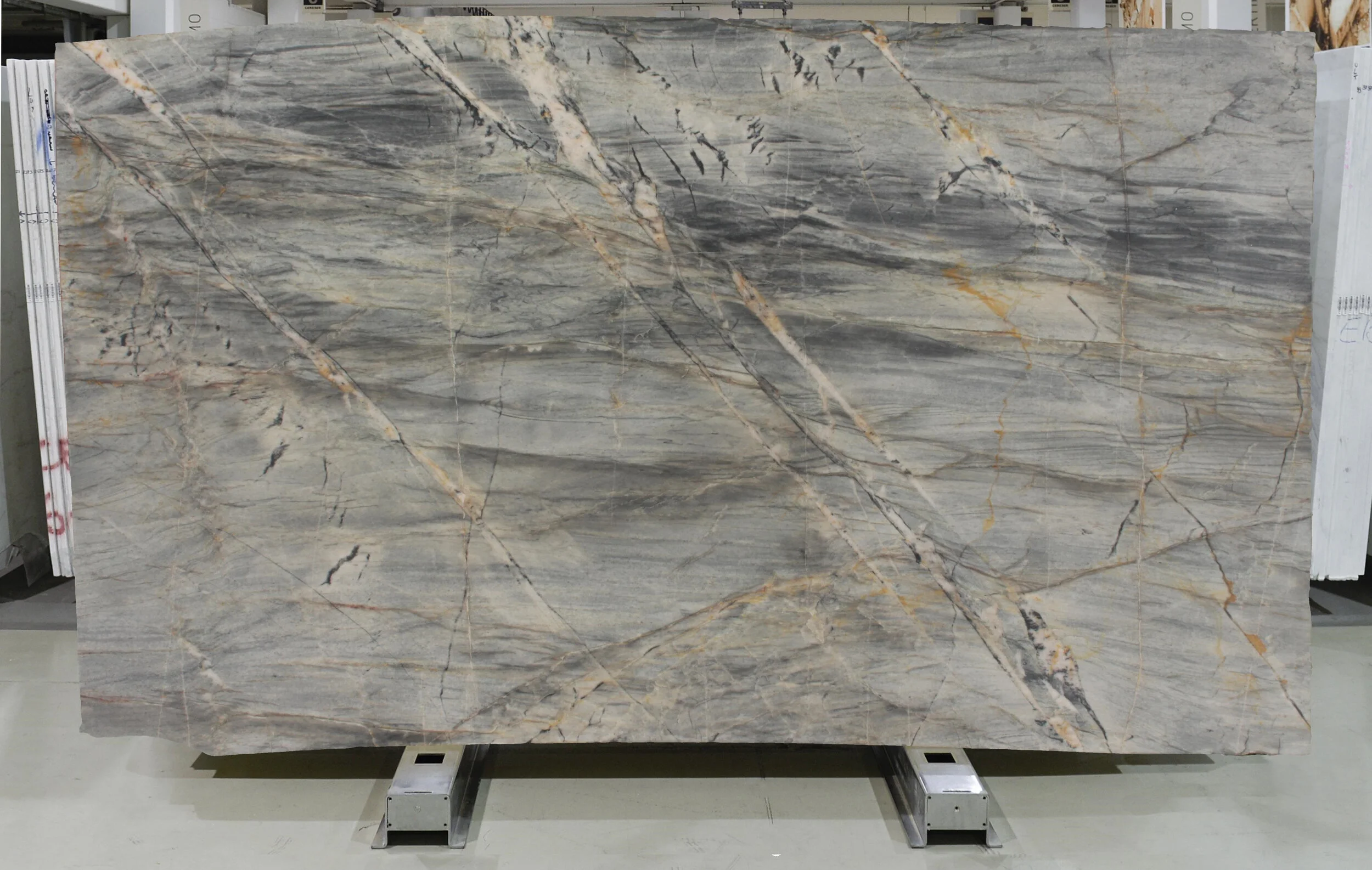 1735 Quartzite - borderstone