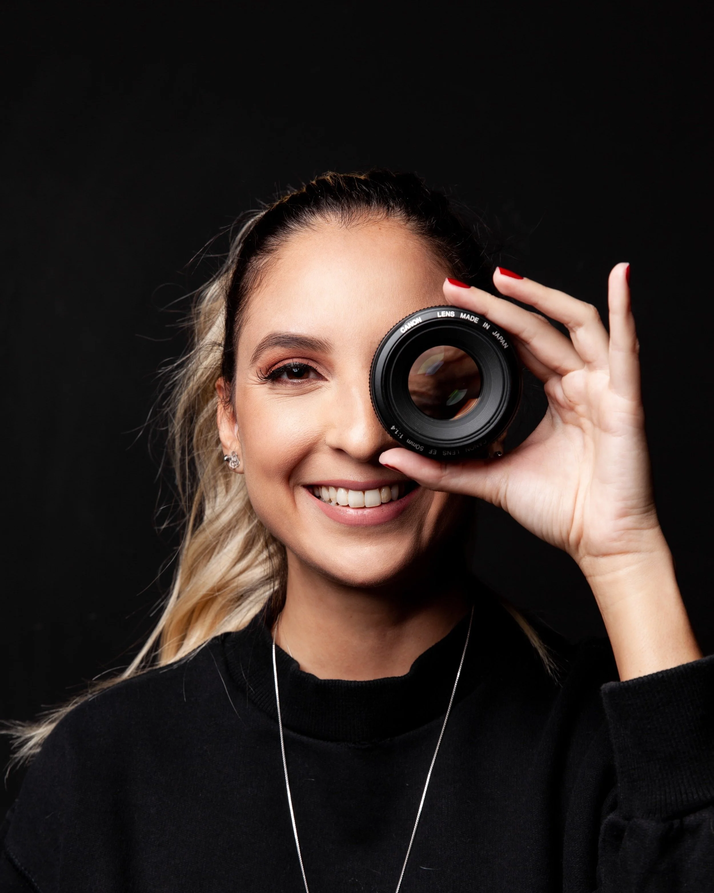 Renata Souza Photos