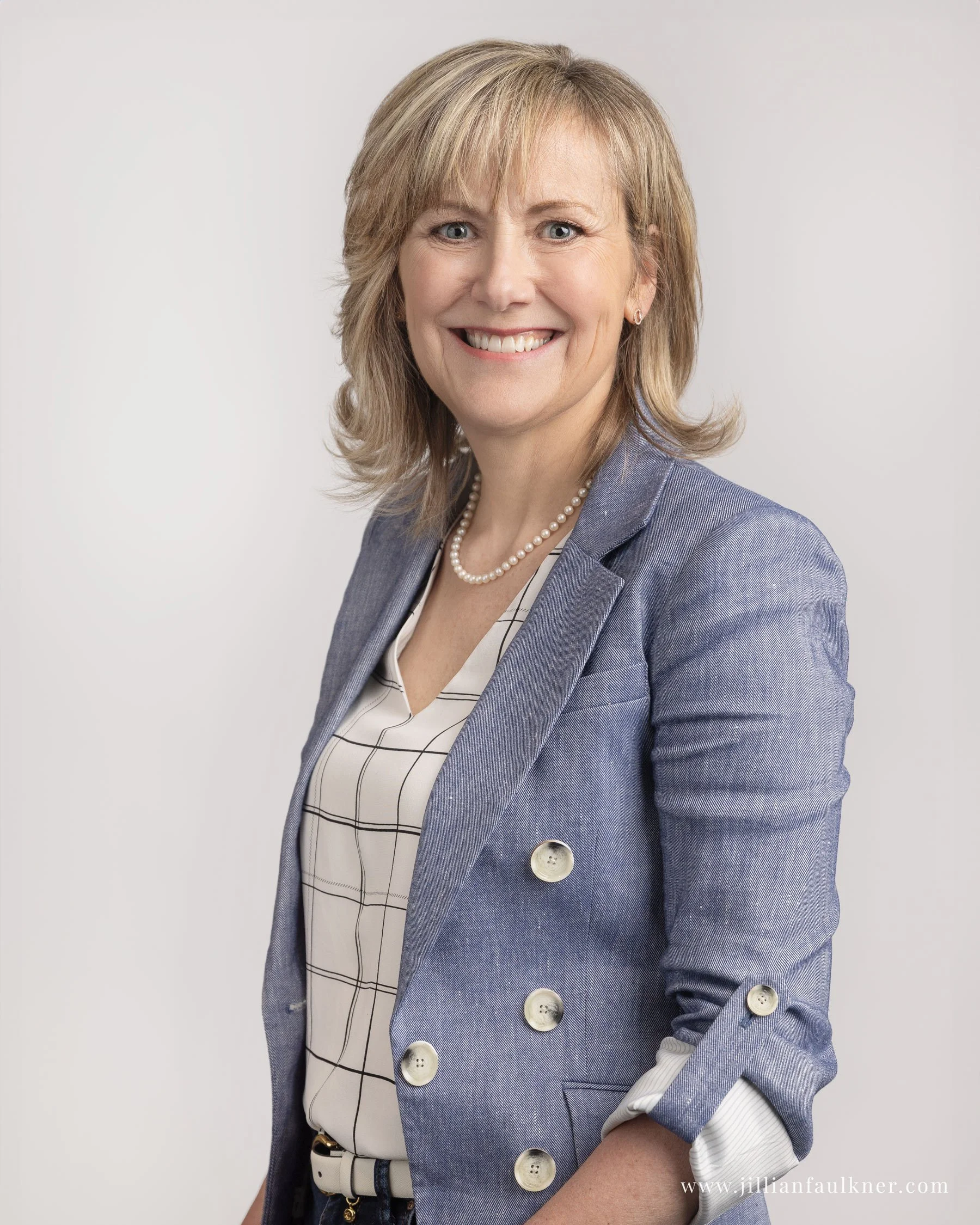 10 Ways to Showcase Your New Professional Headshots