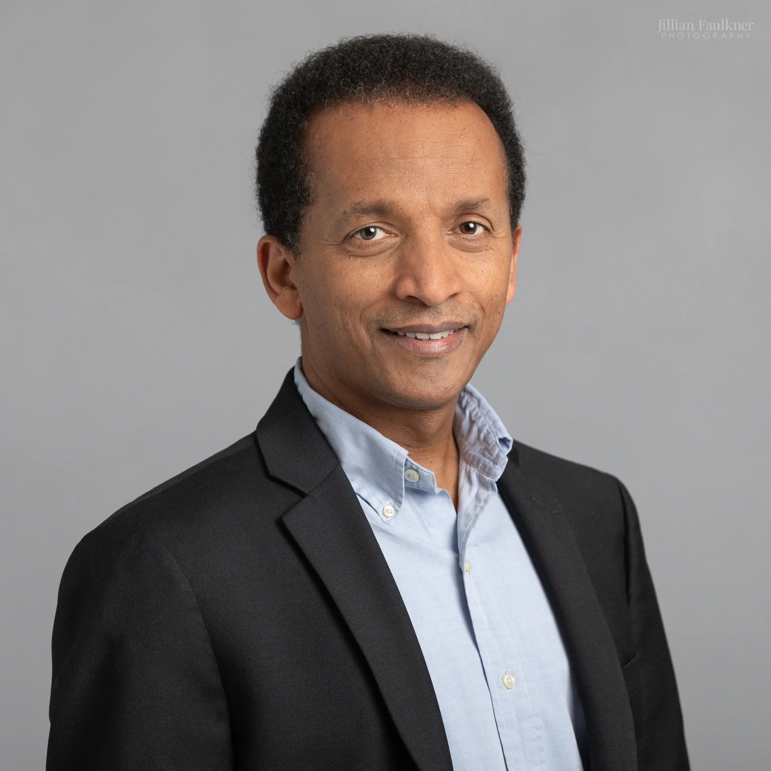10 Ways to Showcase Your New Professional Headshots