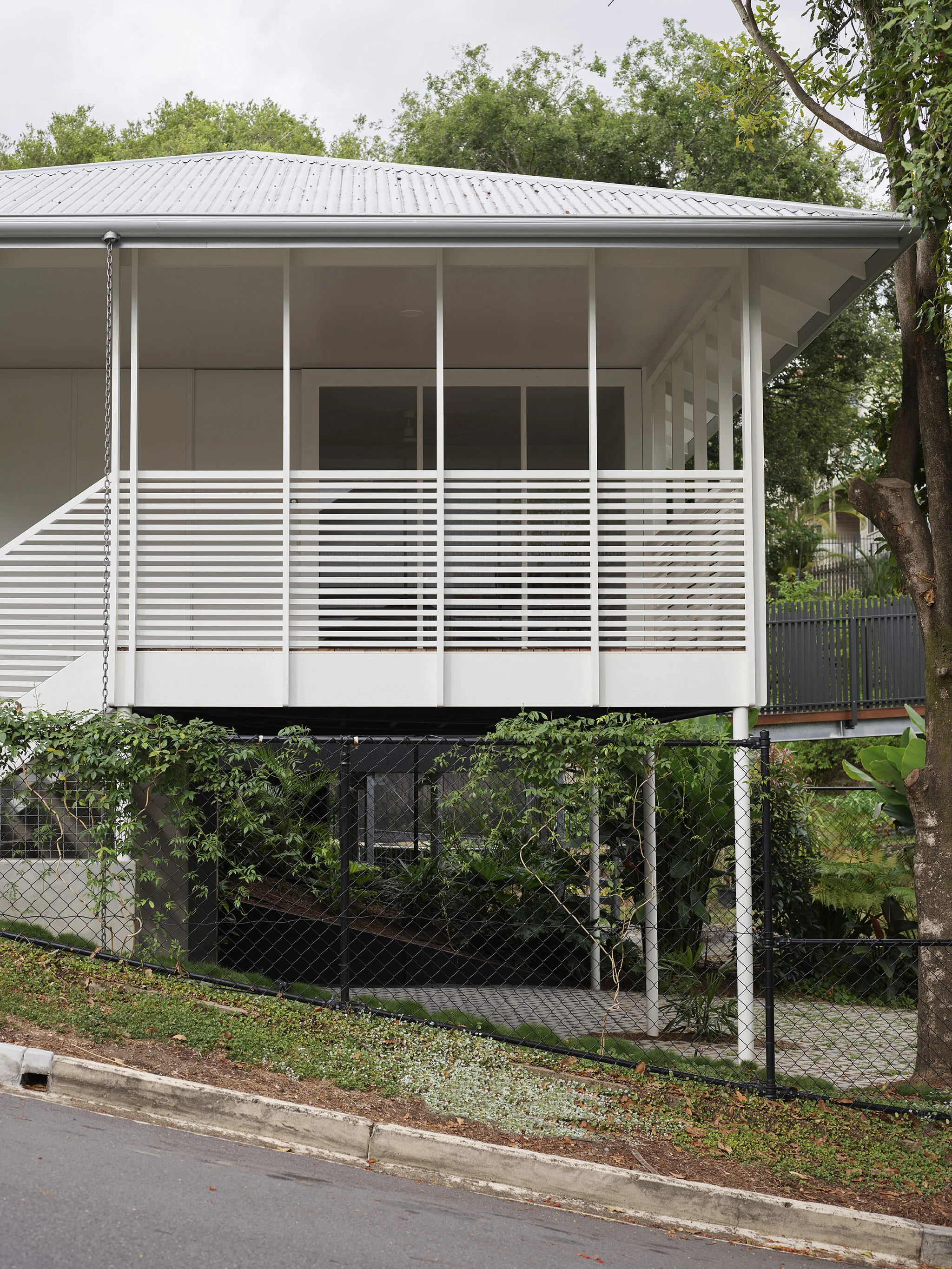 JOHN ELLWAY. ARCHITECT — Three House