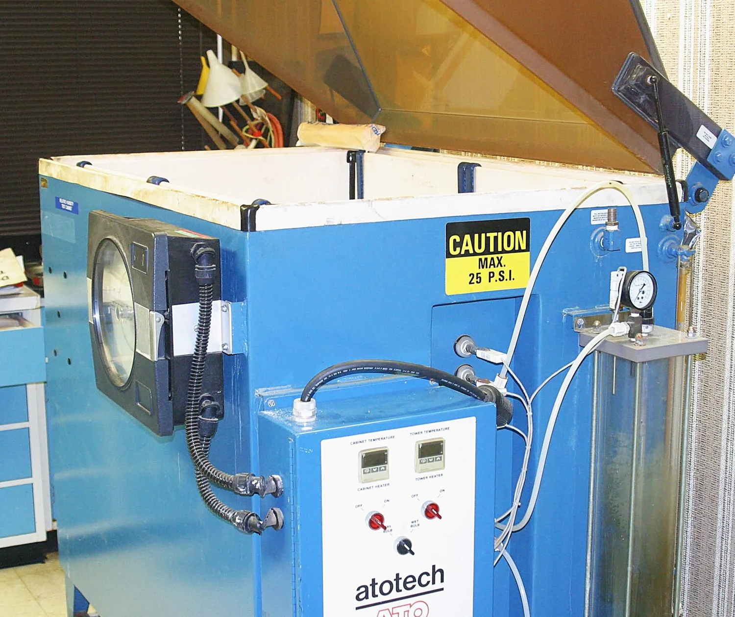 Salt Fog — Metallurgical Engineering Services