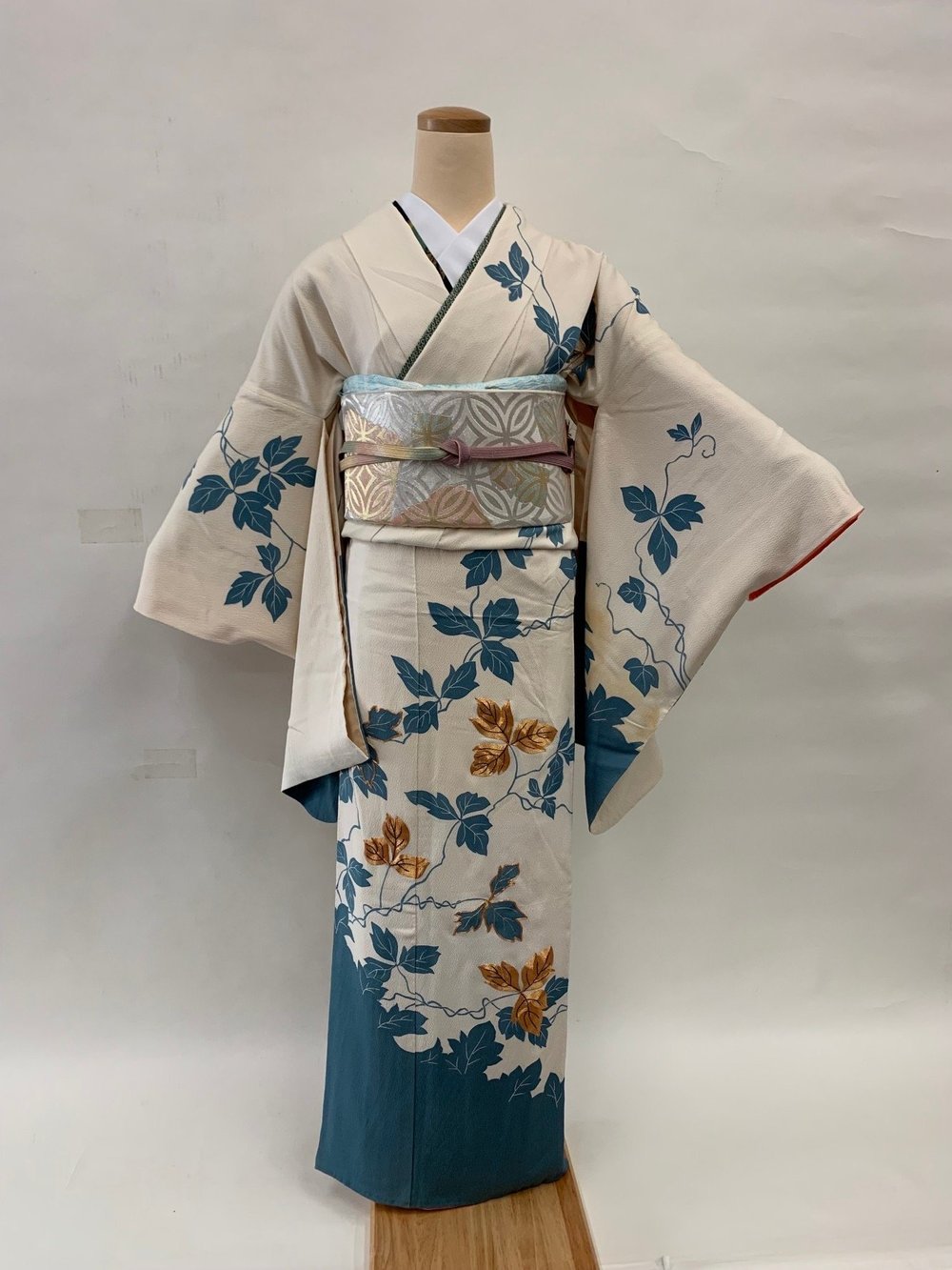 Houmongi Kimono
