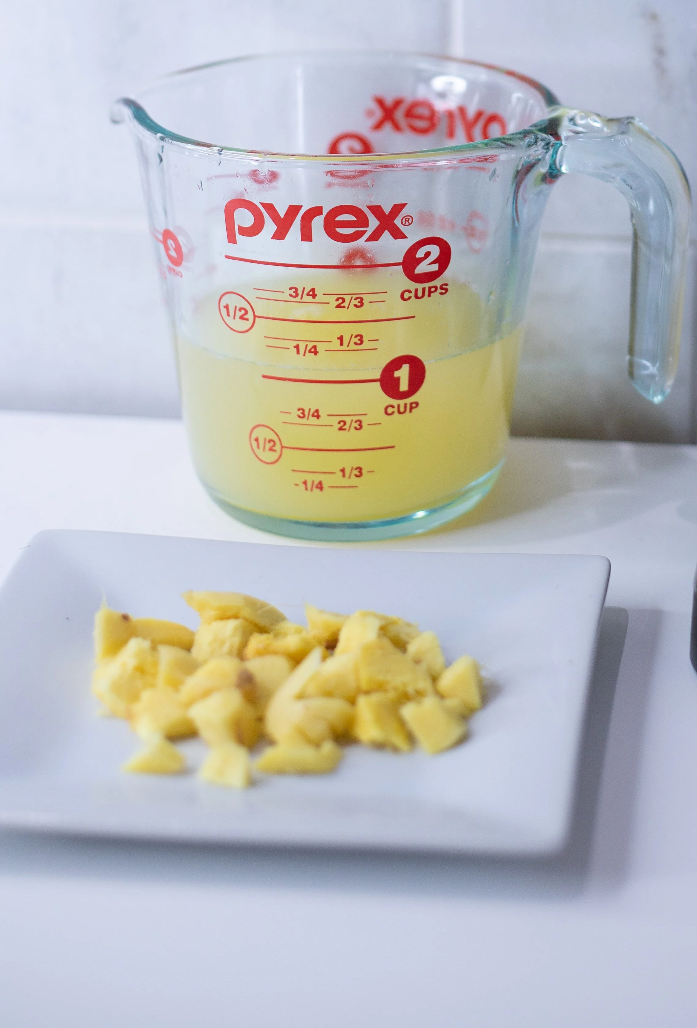 How to make lemon ginger tonic: a wellness recipe