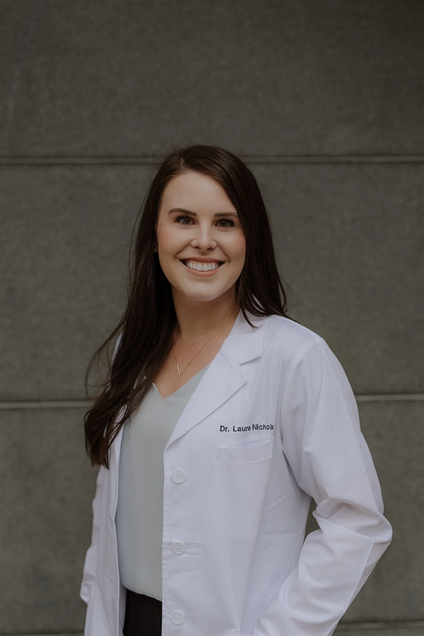 About — Dr. Laura Nicholas