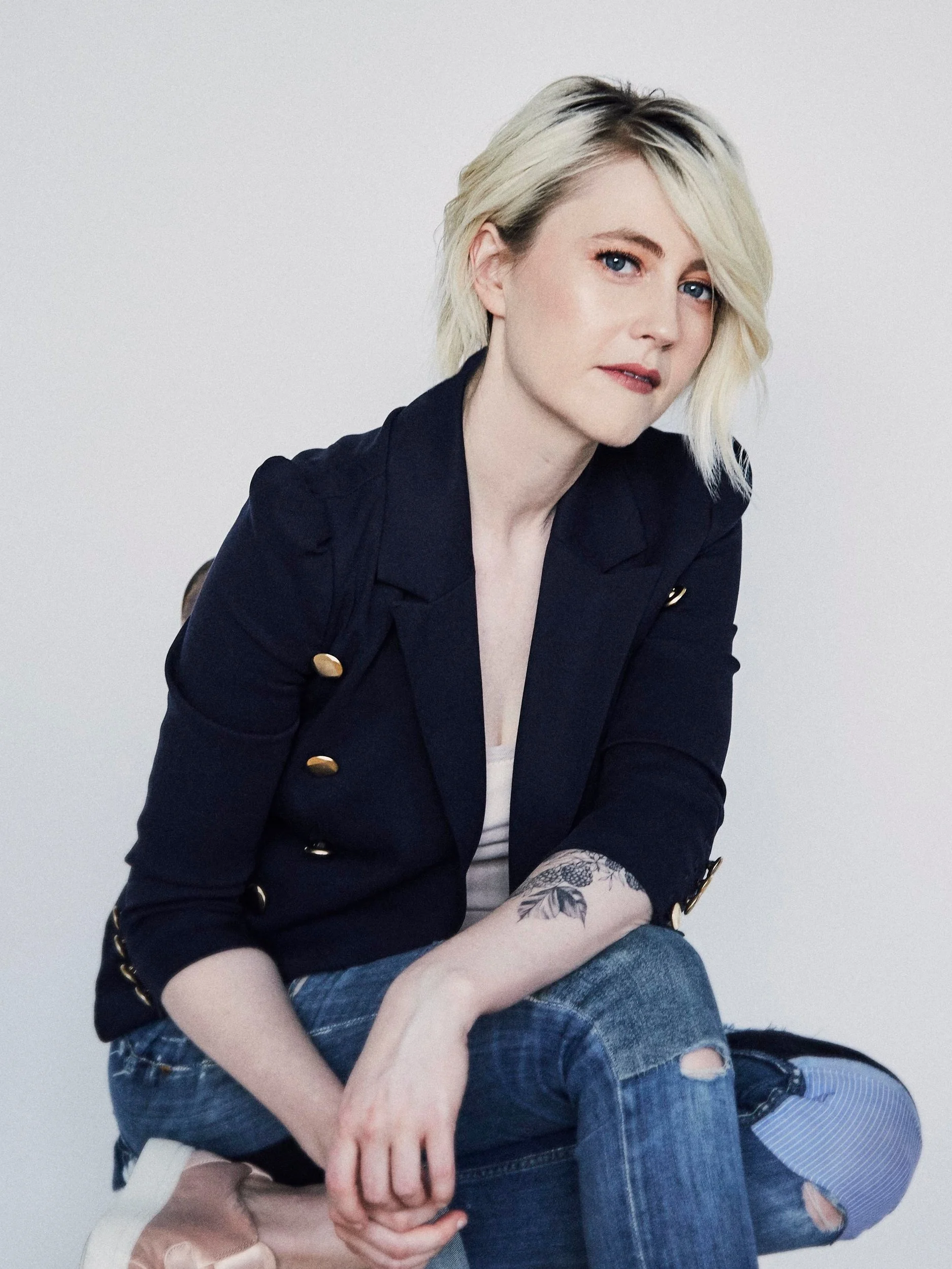 Bio — AMANDA WALTHER