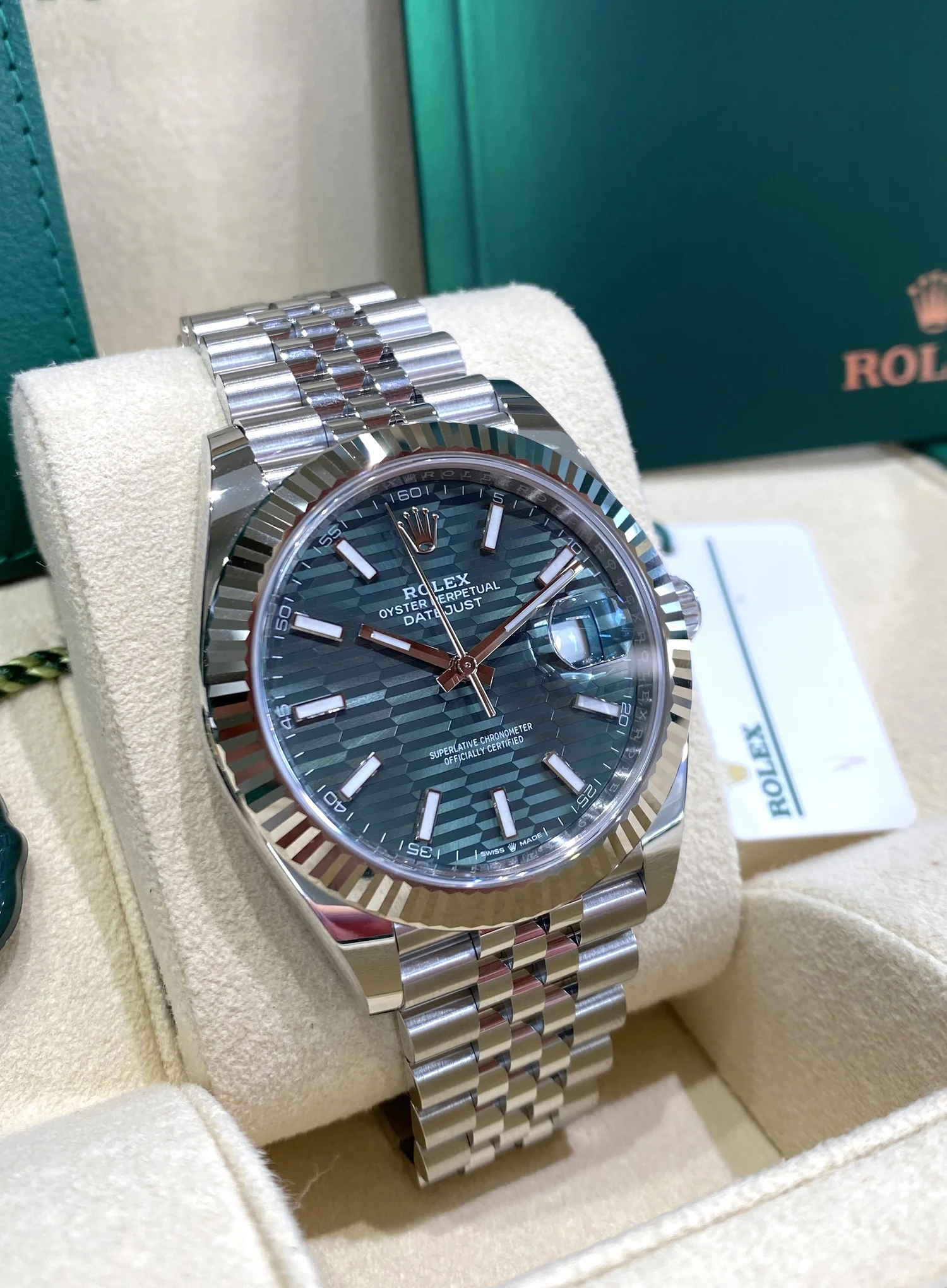 Datejust 41 mint green motif dial : r/rolex