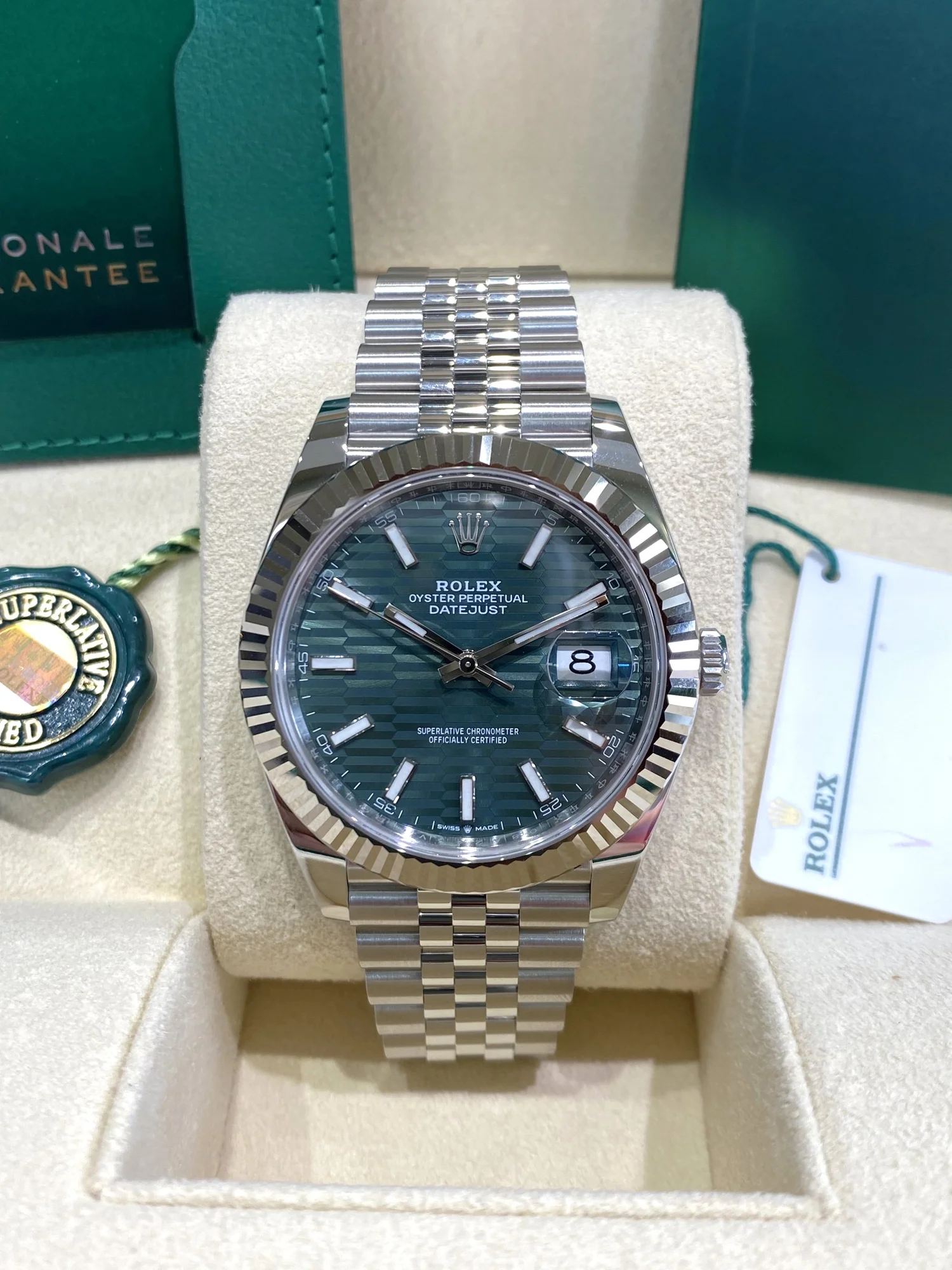 Datejust 41 mint green motif dial : r/rolex