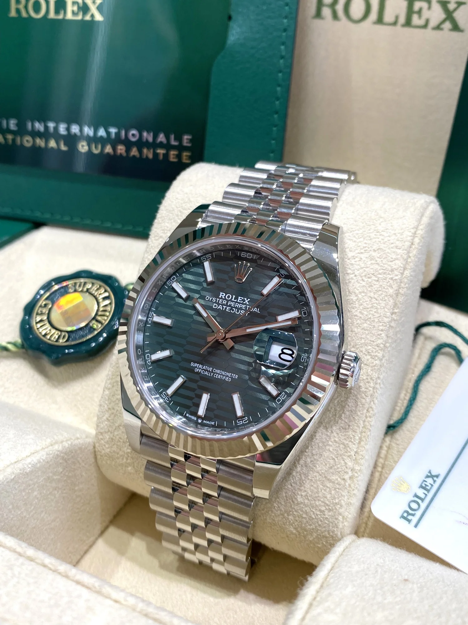 Datejust 41 mint green motif dial : r/rolex