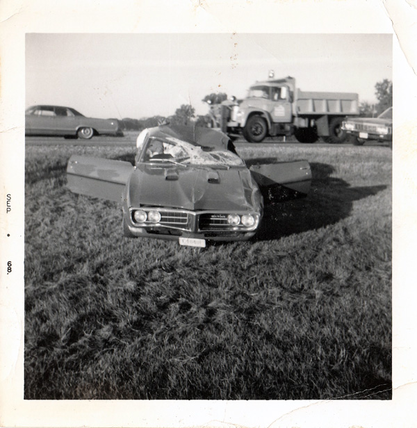 Vintage Photos- Wrecked Pontiacs — PontiacV8.com