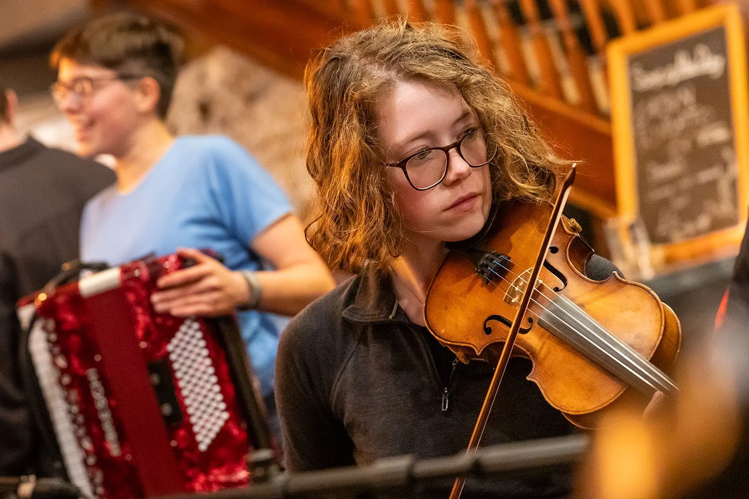 Stirling’s Youth Folk Club at Nicky Tams in Stirling — Photographer ...