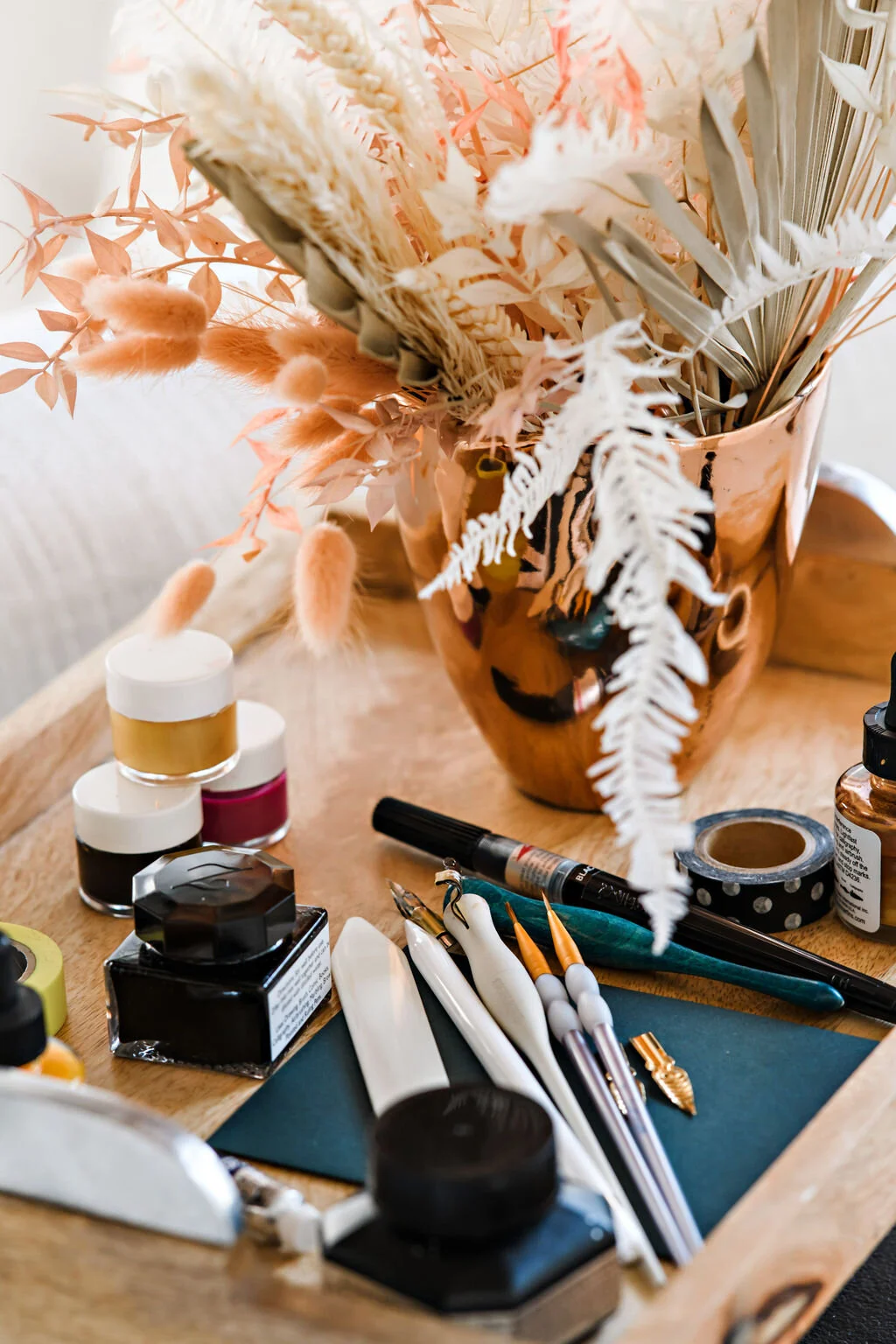 hey lux | modern calligraphy + day-of design studio