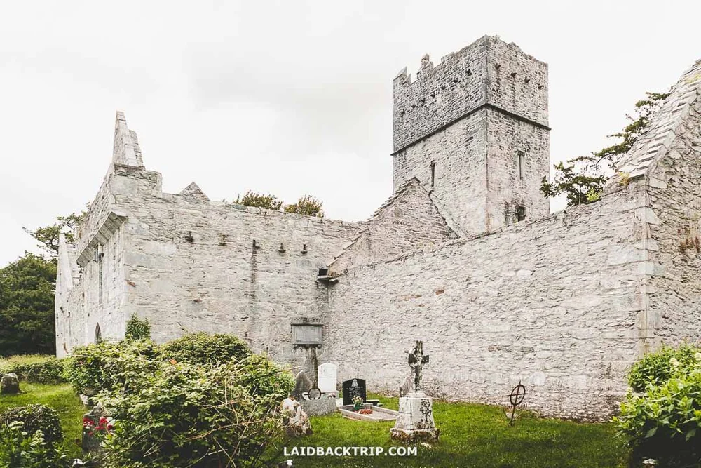 How to Visit Muckross Abbey — LAIDBACK TRIP