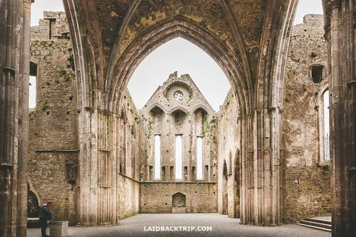 How to Visit the Rock of Cashel — LAIDBACK TRIP