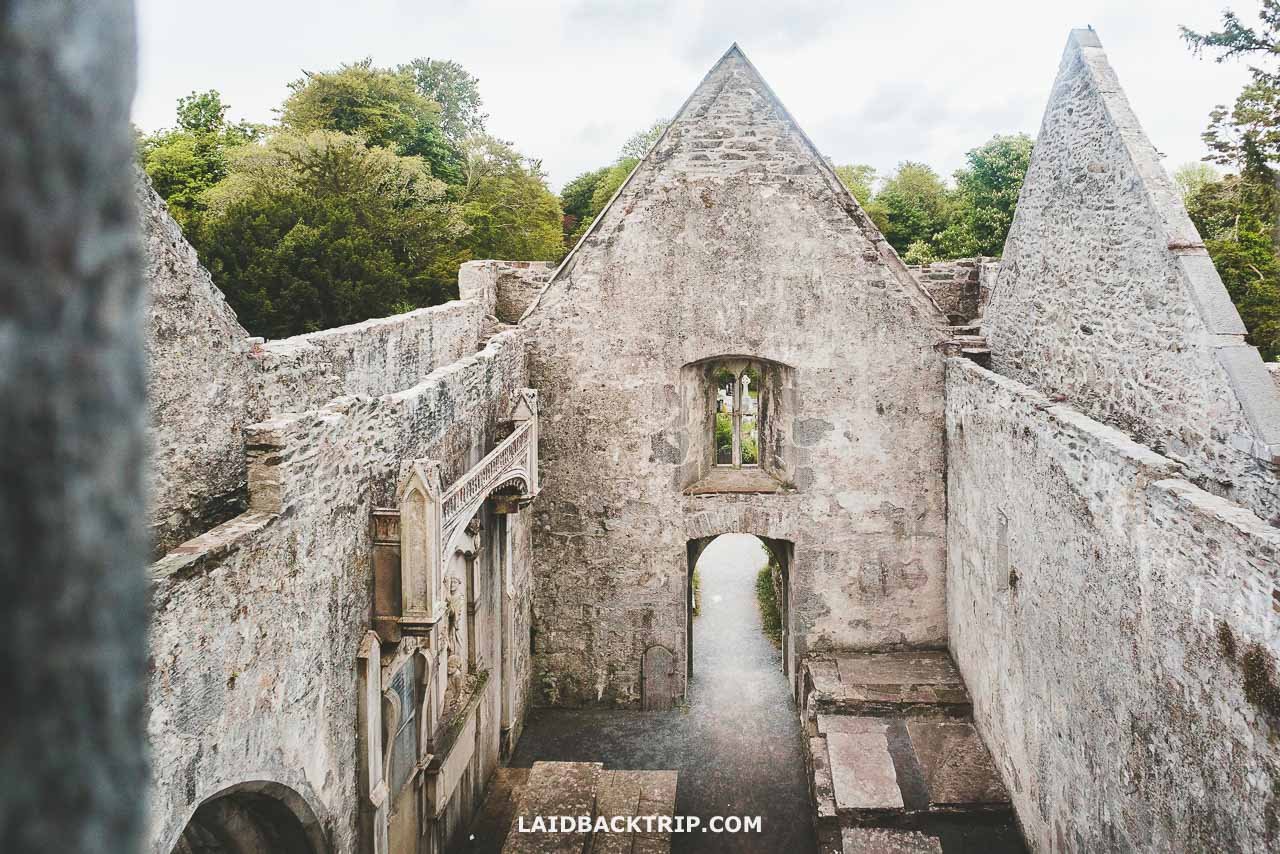 How to Visit Muckross Abbey — LAIDBACK TRIP