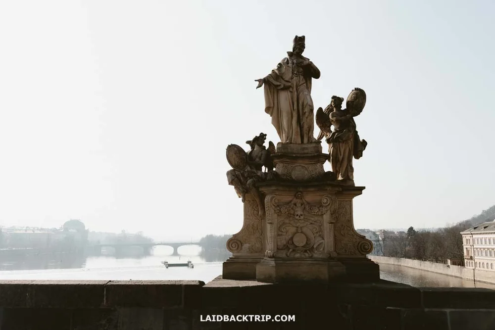 How to Visit Charles Bridge Like a Local — LAIDBACK TRIP