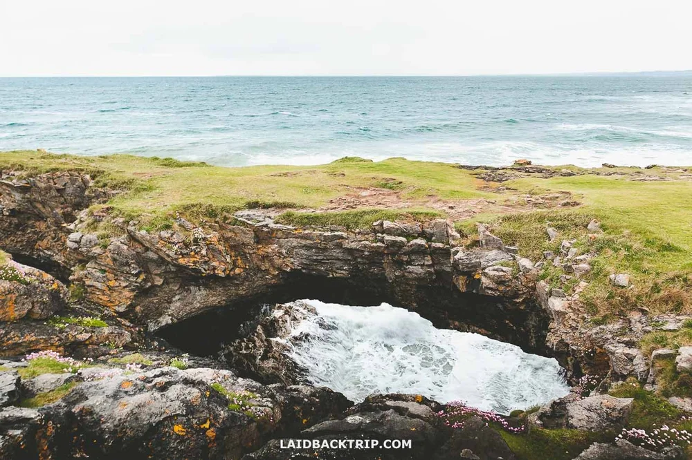 How to Visit Fairy Bridges in Bundoran — LAIDBACK TRIP