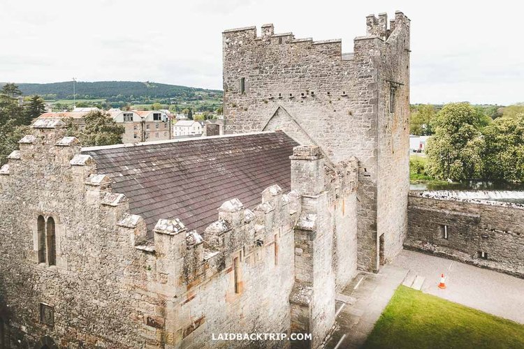 How to Visit Cahir Castle — LAIDBACK TRIP