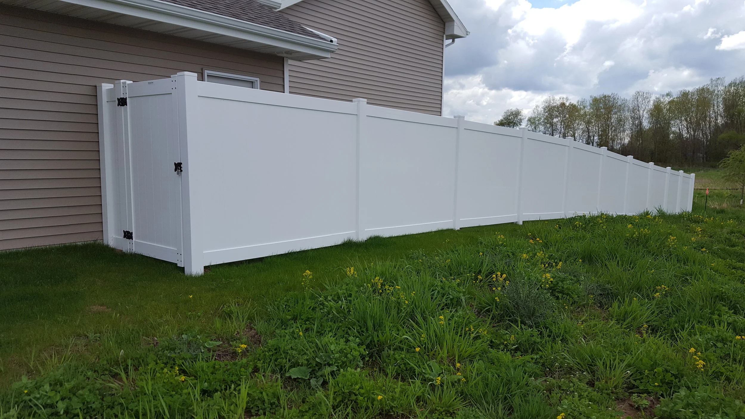 PVC Fence Images — Security Fence & Supply Co., Inc.