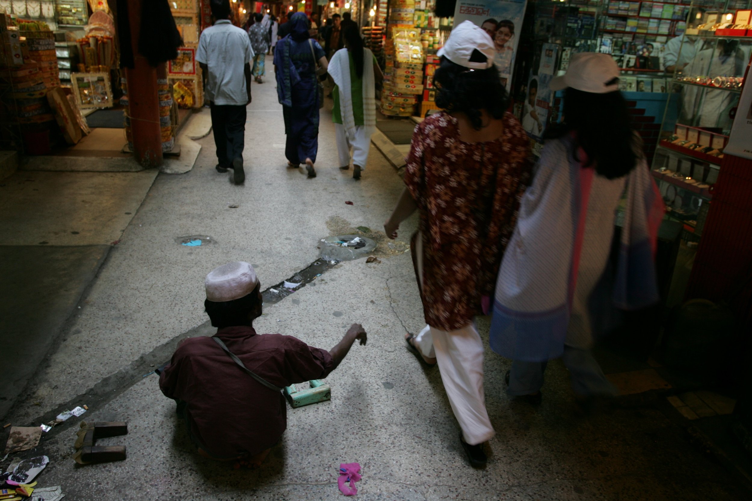 Bangladesh singles — Lalage Snow