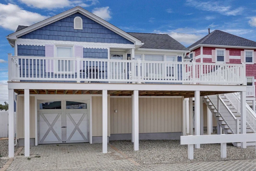 Blue Bungalow — Sun Ray Beach Resort