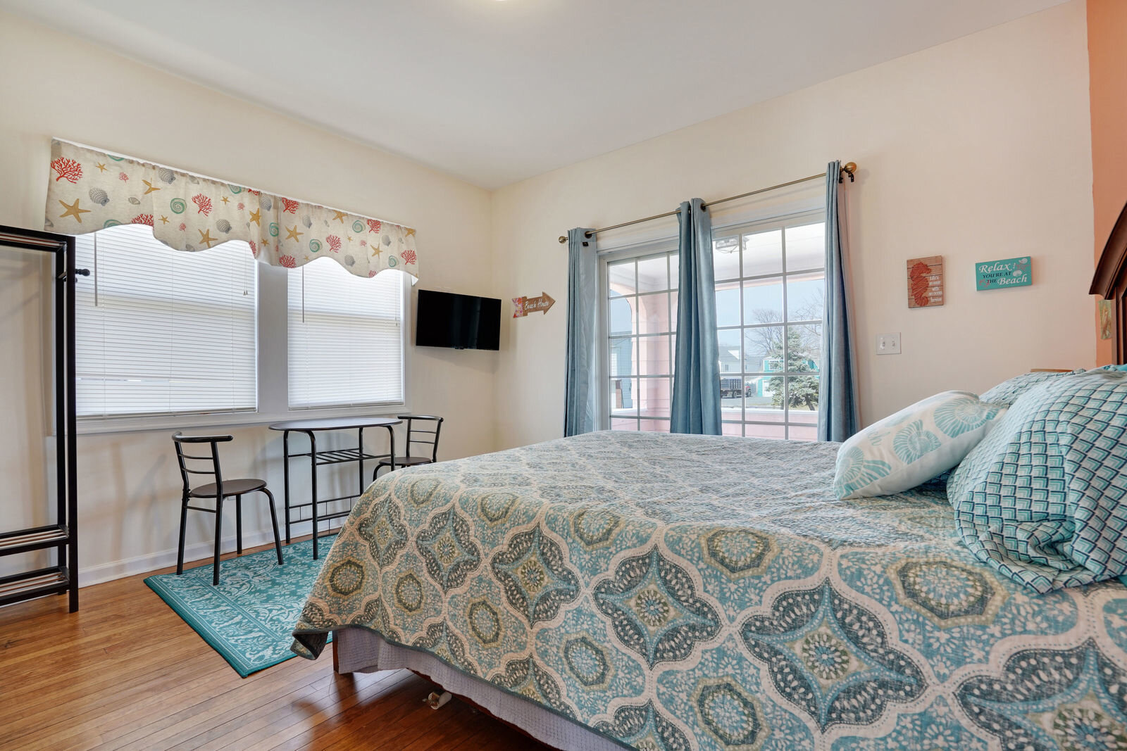 Pink Poolside Apartment — Sun Ray Beach Resort