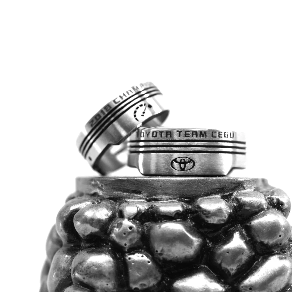 MILITARY LINE: MEDALS — SUAREZ AND SONS