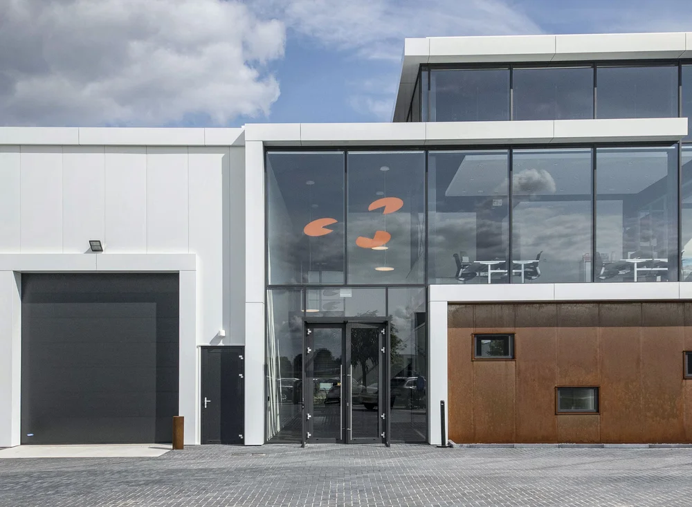 CLADDING POINT IN ELST DÉ SPECIALIST IN SANDWICHPANELEN KOOS VOOR RUTOLUX — Rutolux