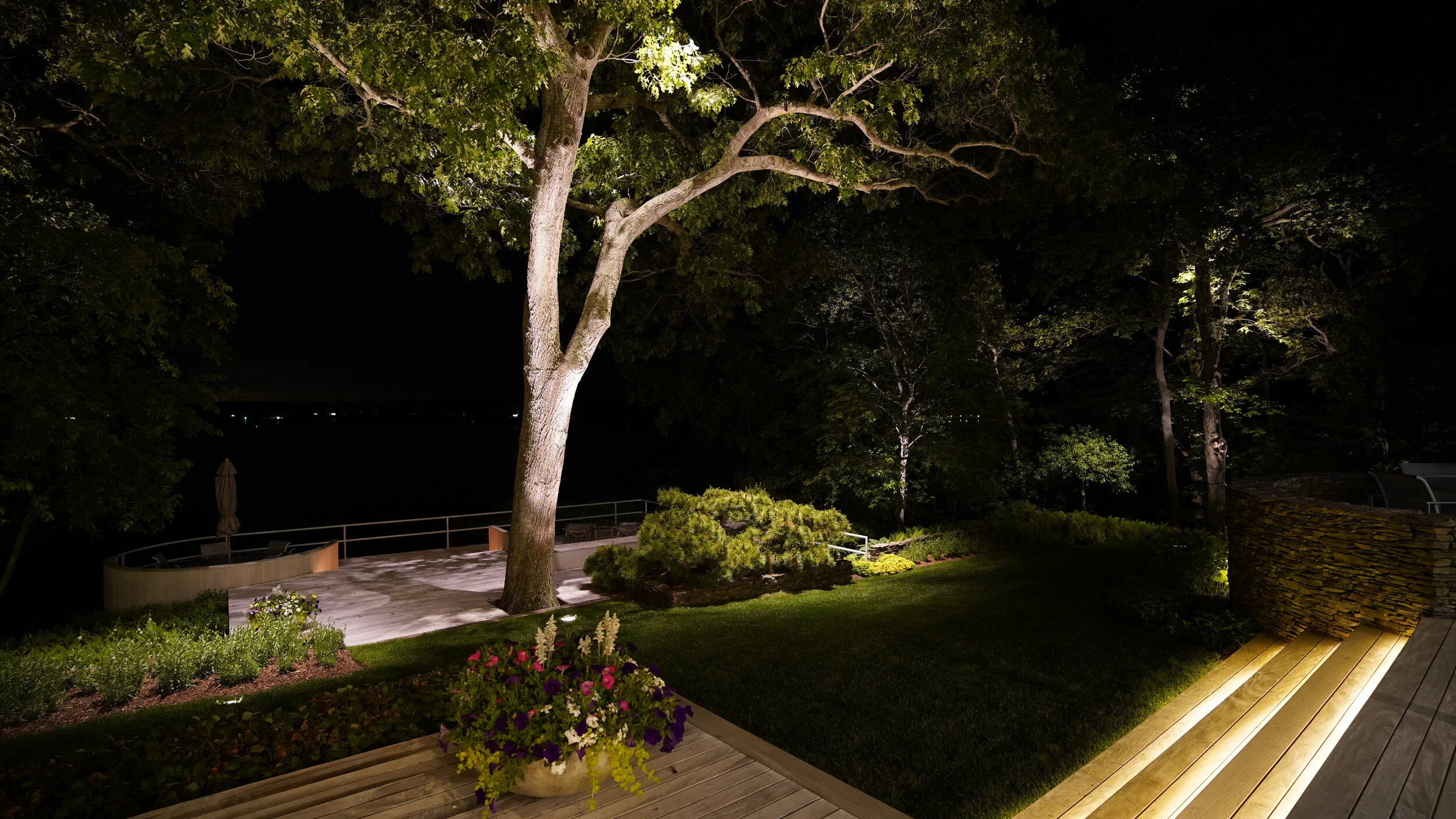 Luminism Design | Landscape Lighting