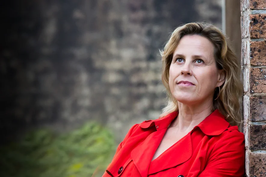 Laura Bloom — Zeitgeist Agency