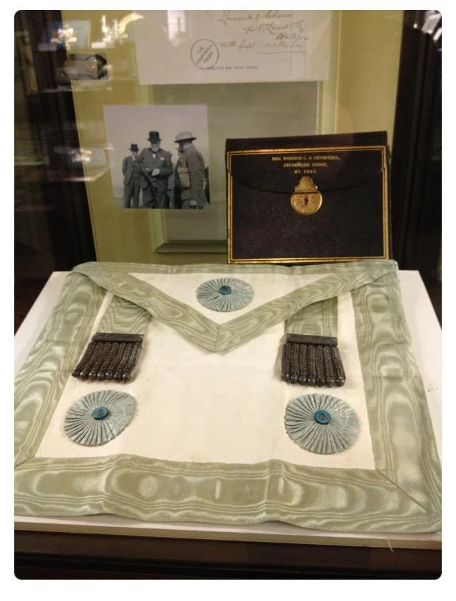 The History of Masonic Aprons — Illinois Freemasonry