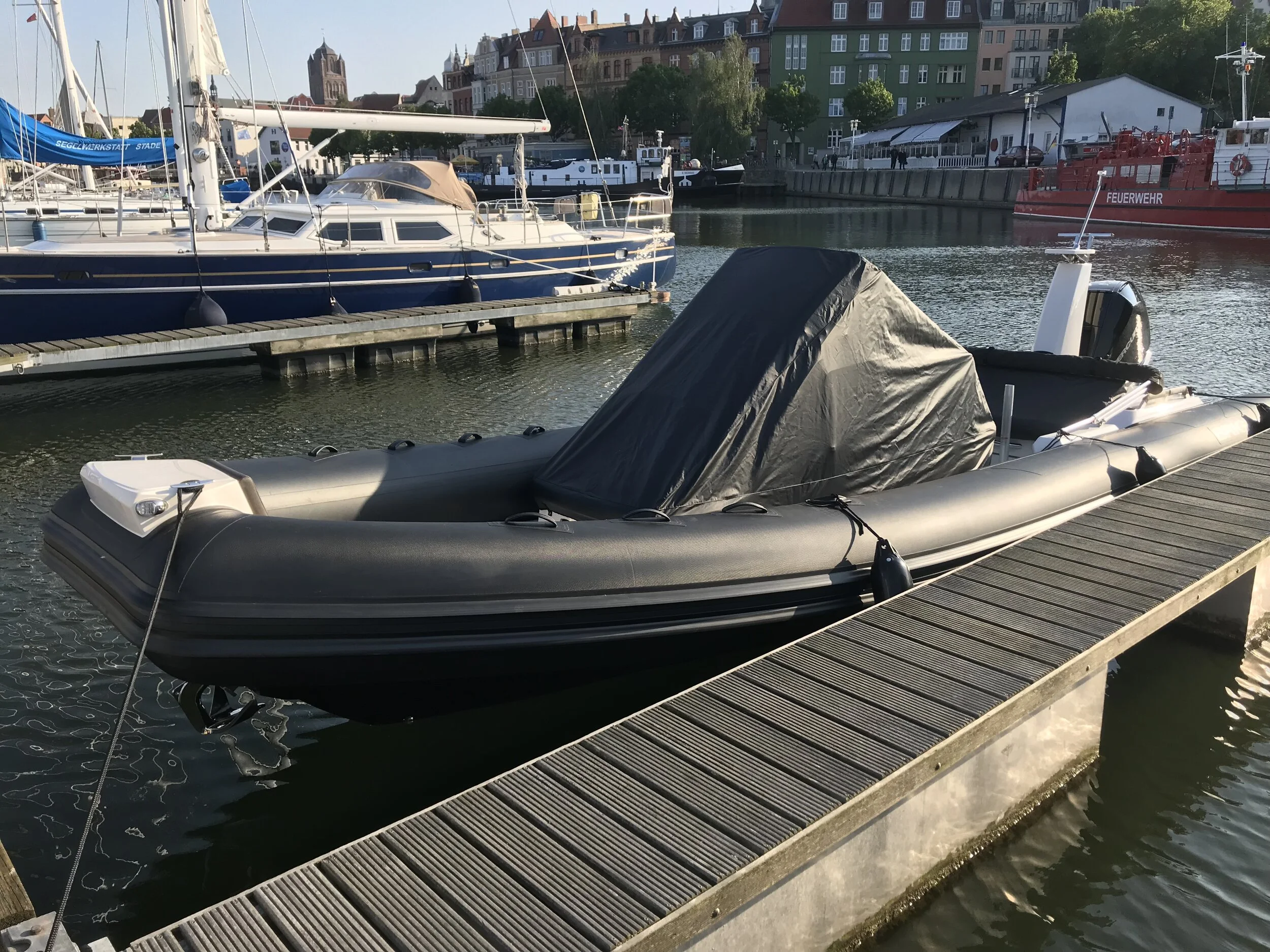 BRIG Eagle 8 Festrumpfschlauchboot mit Top-Ausstattung — Performance RIBs