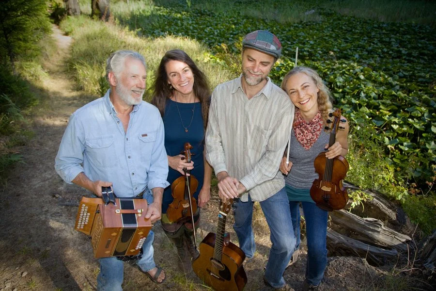 Photos — Suzuki Cady | Acoustic Folk Music