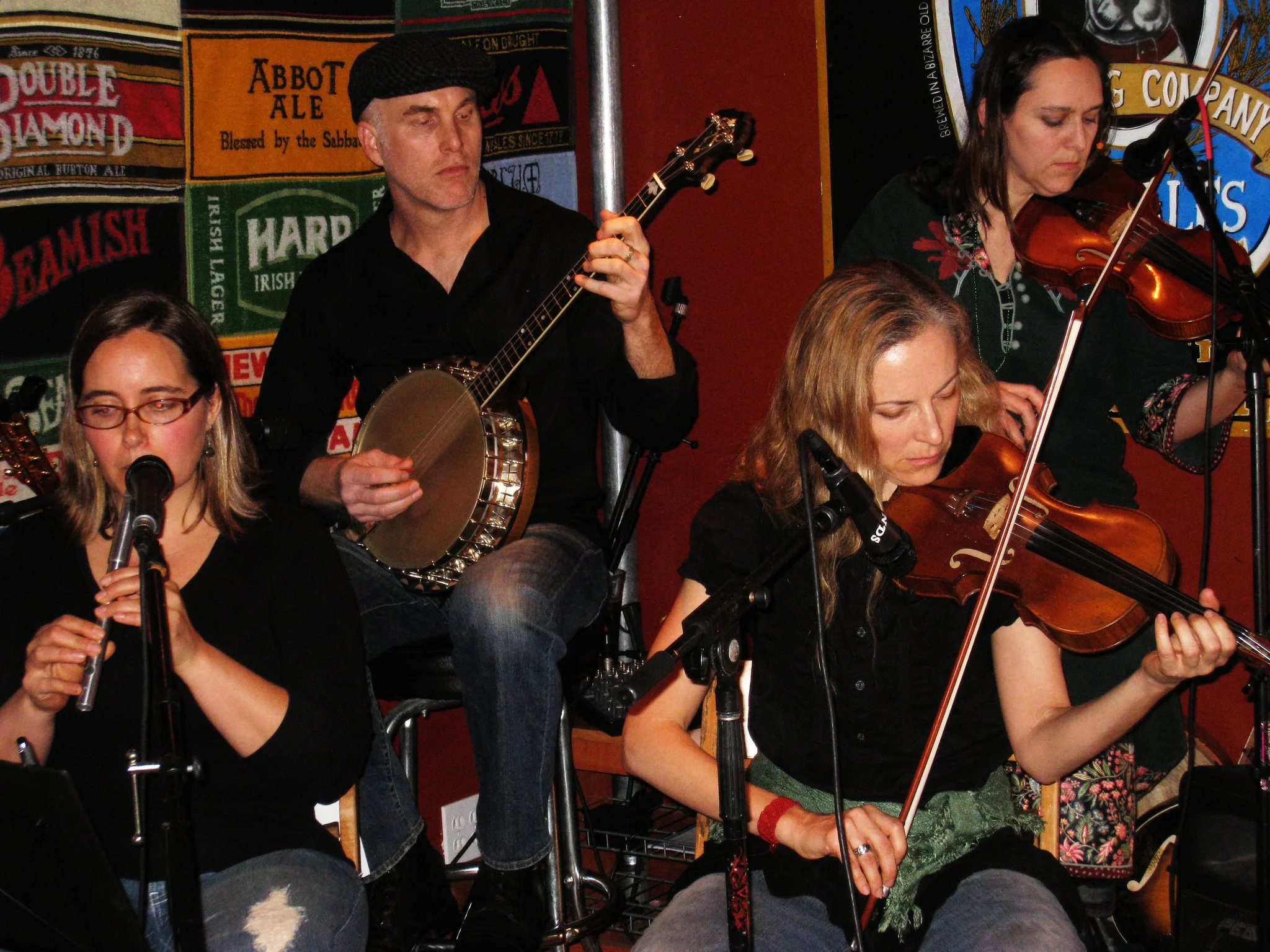 Photos — Suzuki Cady | Acoustic Folk Music