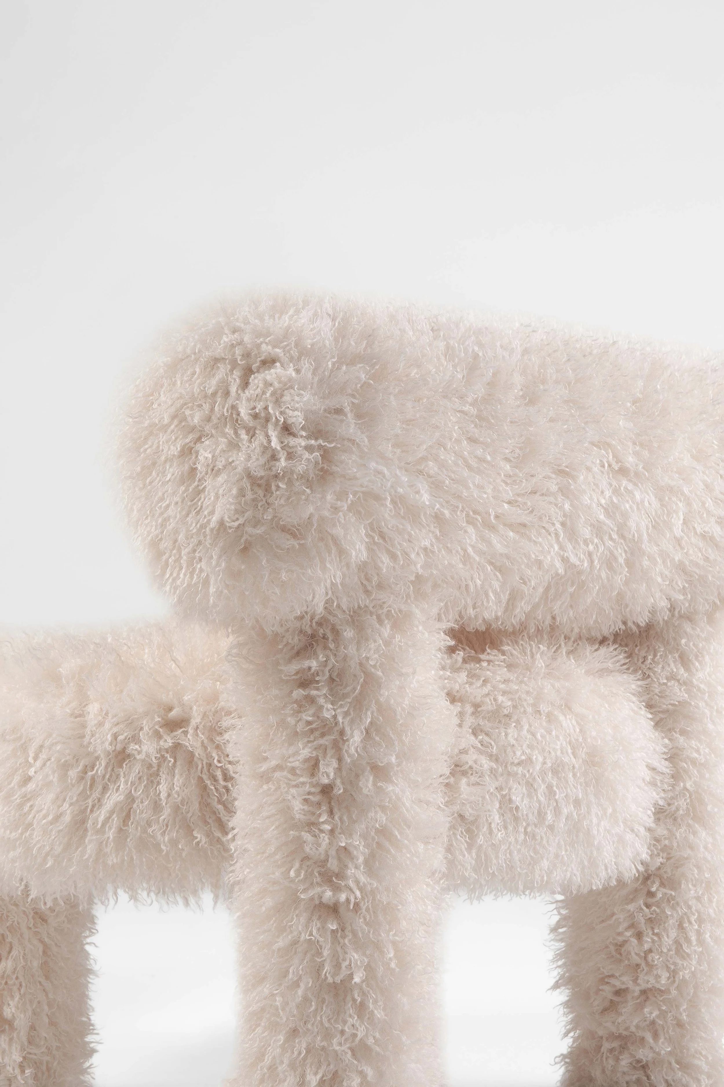 Low Chair Gropius CS1 Fluffy Edition — noom