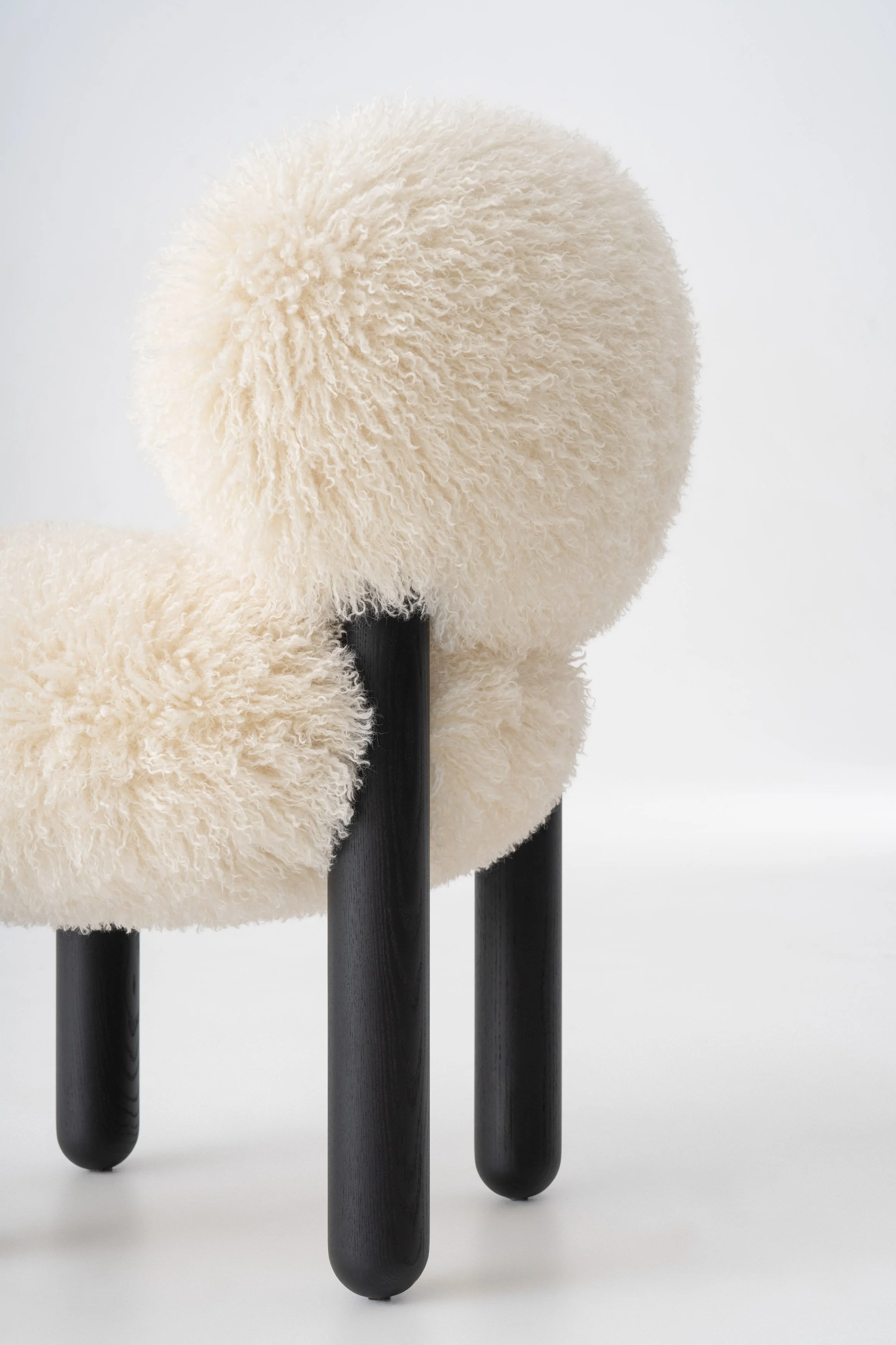Contemporary accent chair Flock in Fluffy upholstery — noom