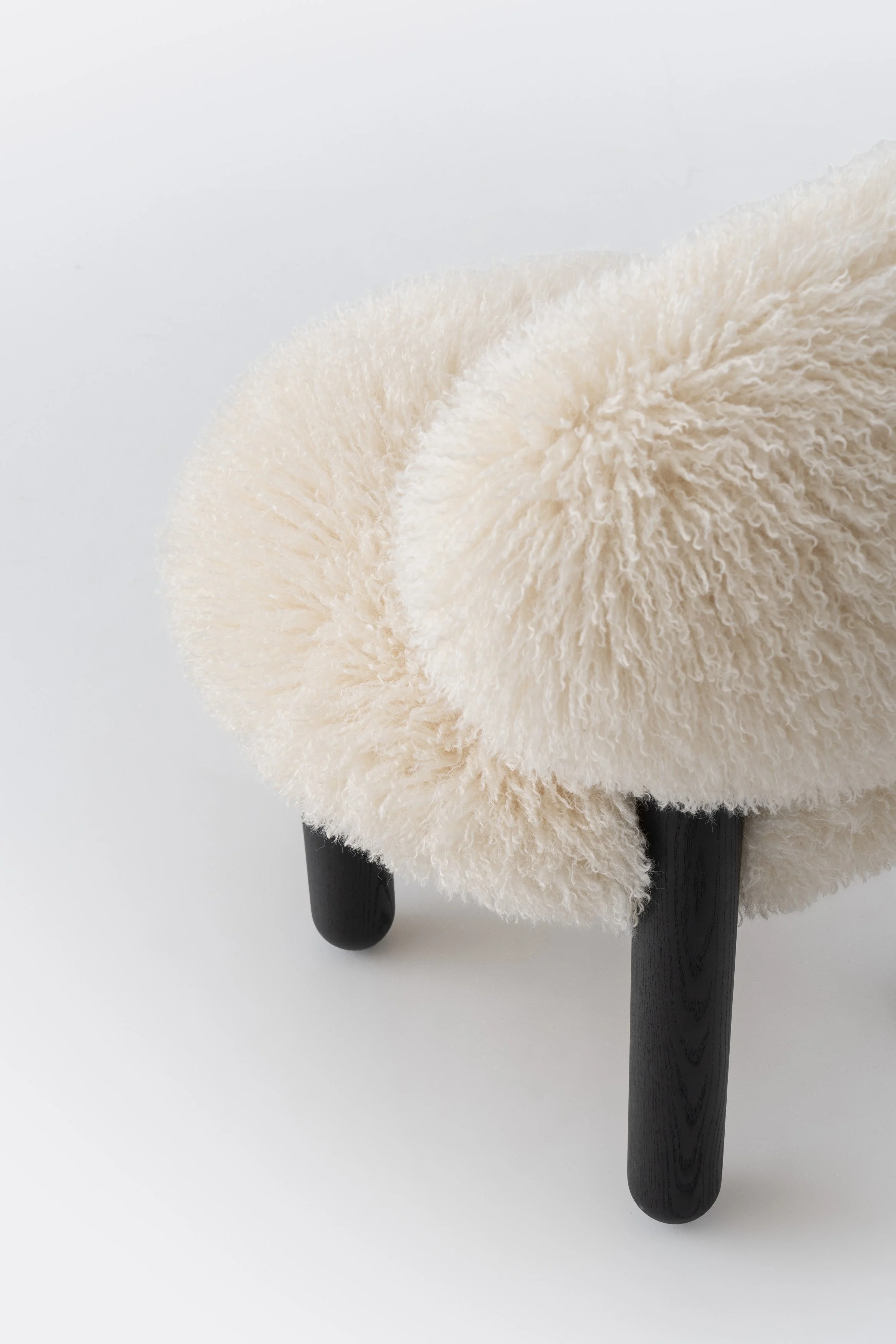 Contemporary accent chair Flock in Fluffy upholstery — noom