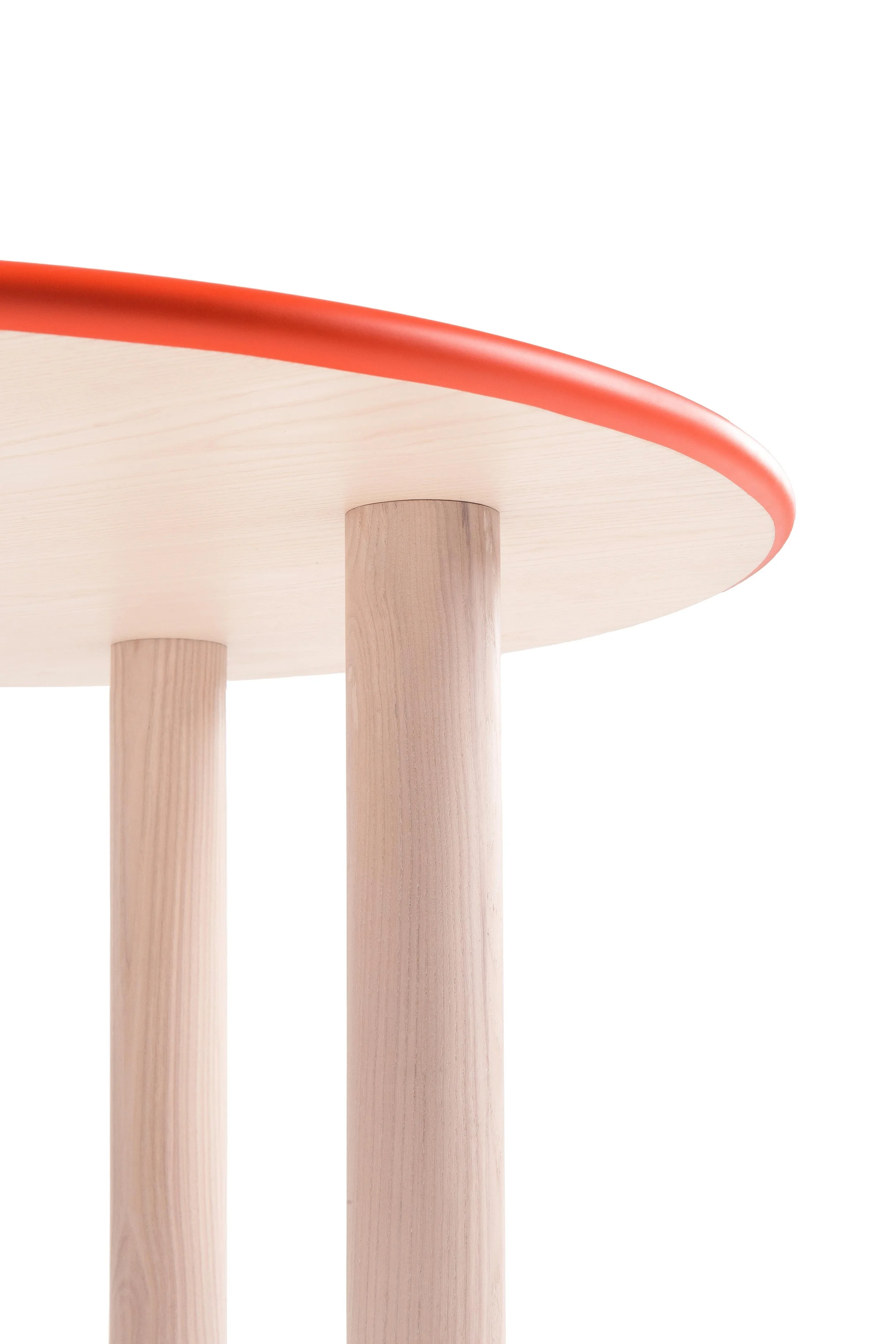 Minimalistic kids table Paul — noom