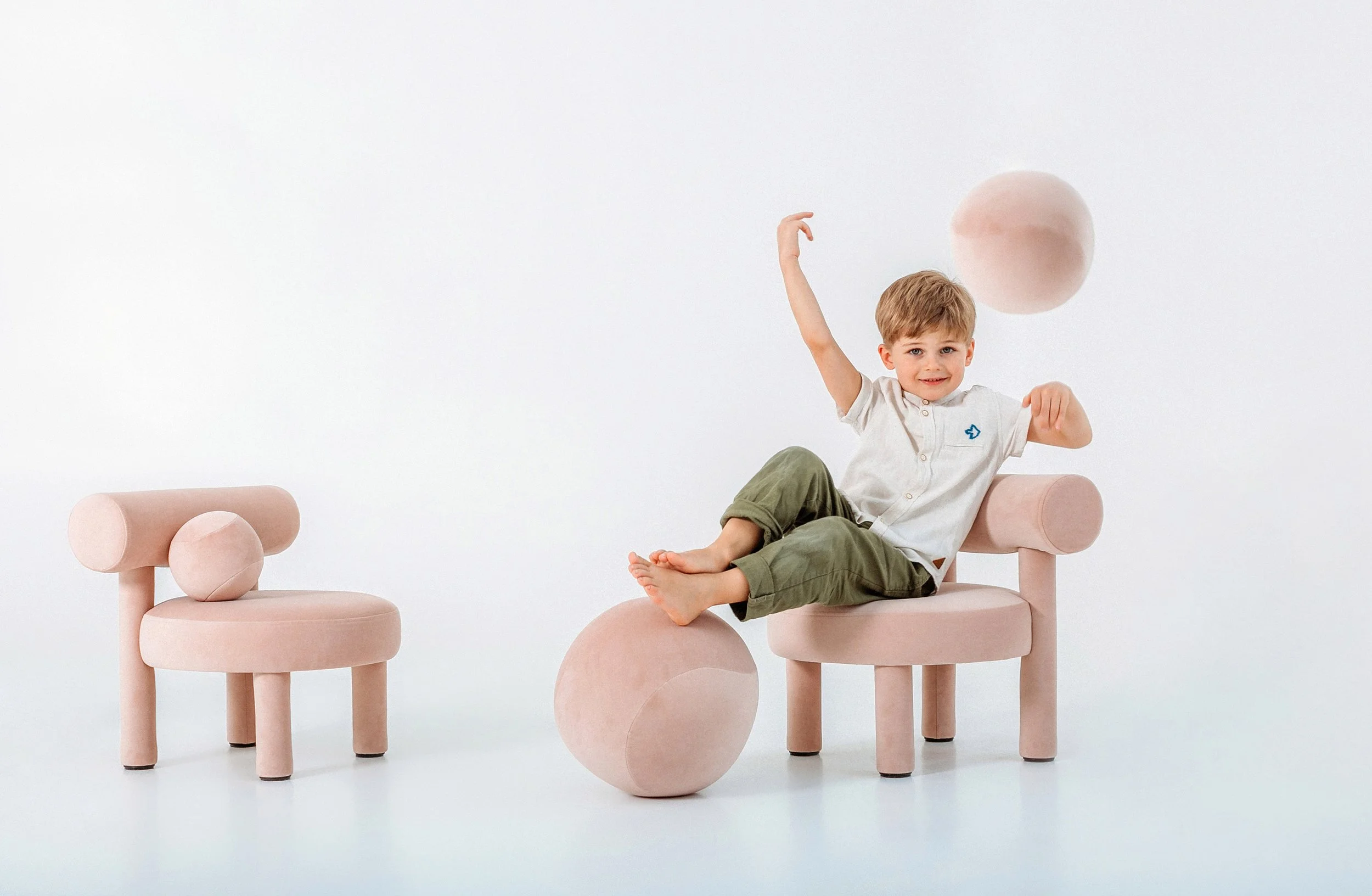Baby Spheric Ottoman - Spheric soft chair for baby designed by designer ...