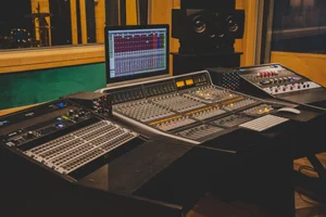 STUDIO — SOUND MACHINE STUDIO