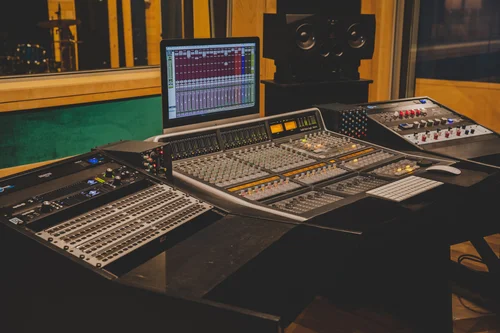 STUDIO — SOUND MACHINE STUDIO
