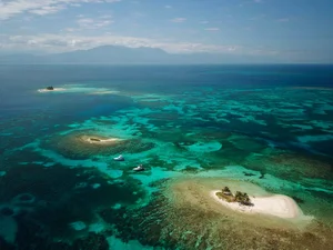 Cayos Cochinos — Ruthless Roatan Charters