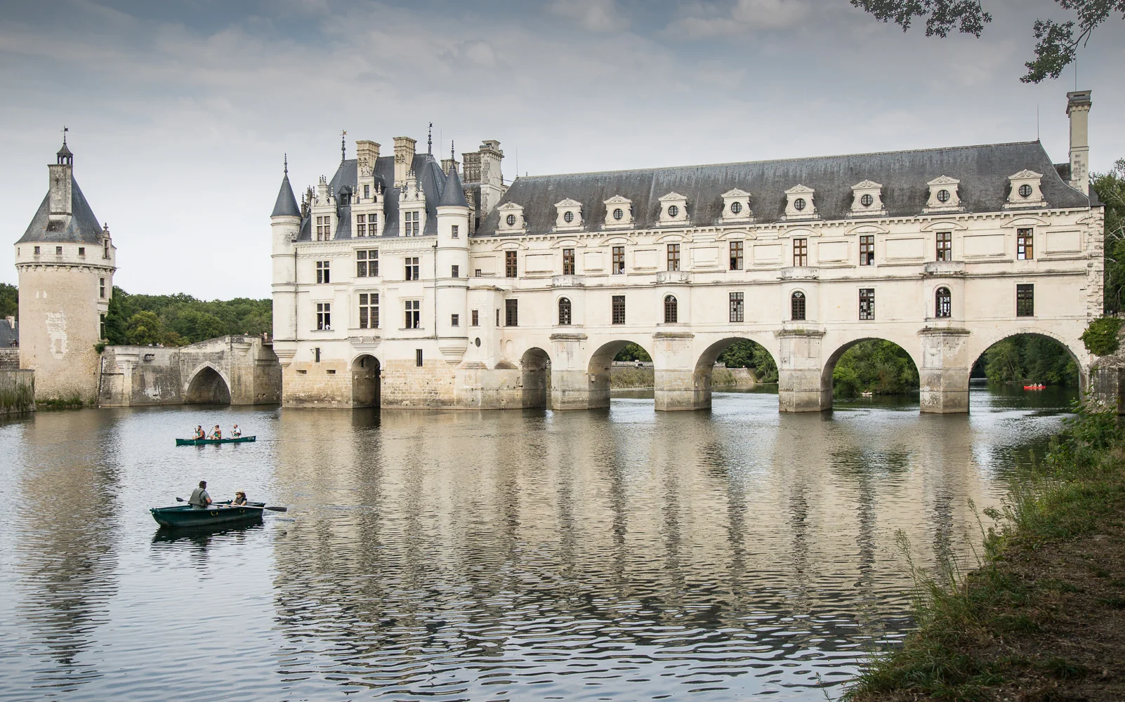 FRENCH WORLD ONLINE