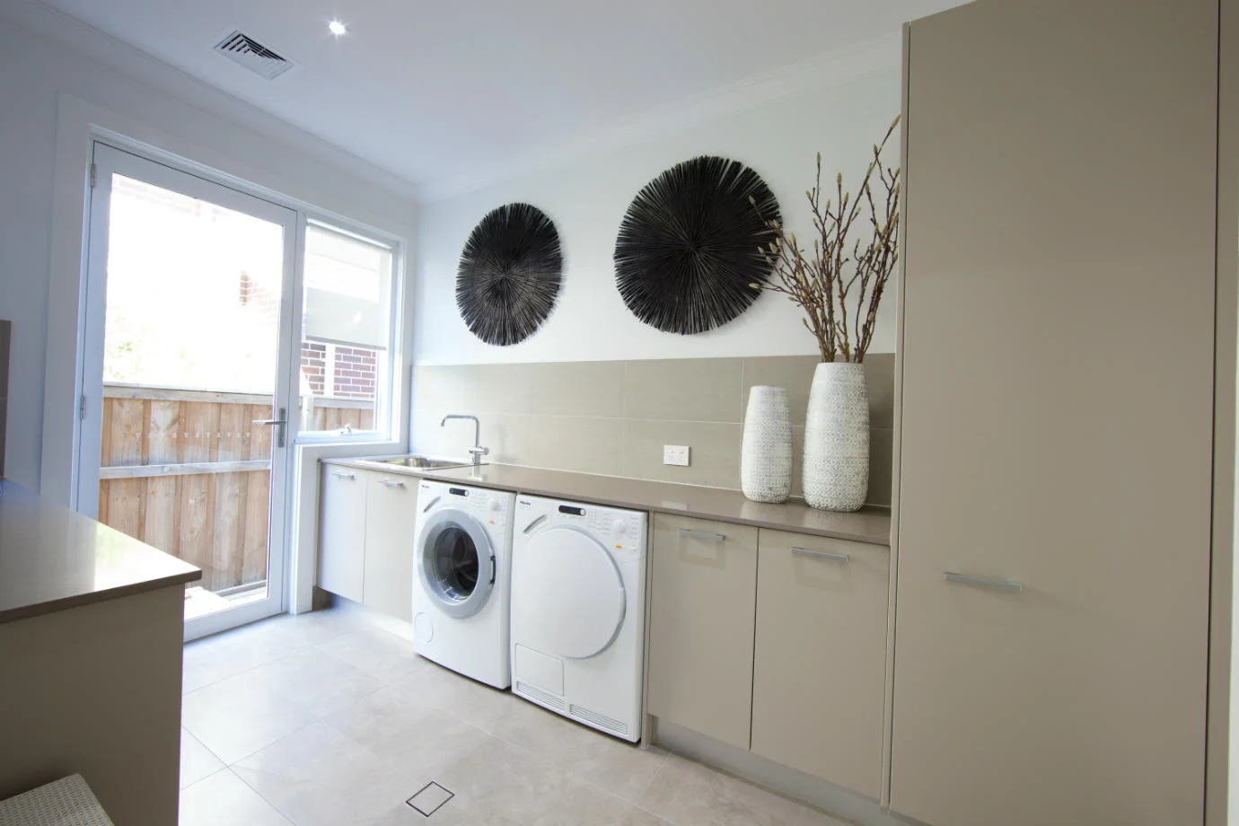 Roselea Homes Diamond Display Bella Vista — OUTFIT