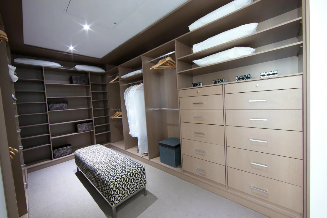 Roselea Homes Diamond Display Bella Vista — OUTFIT