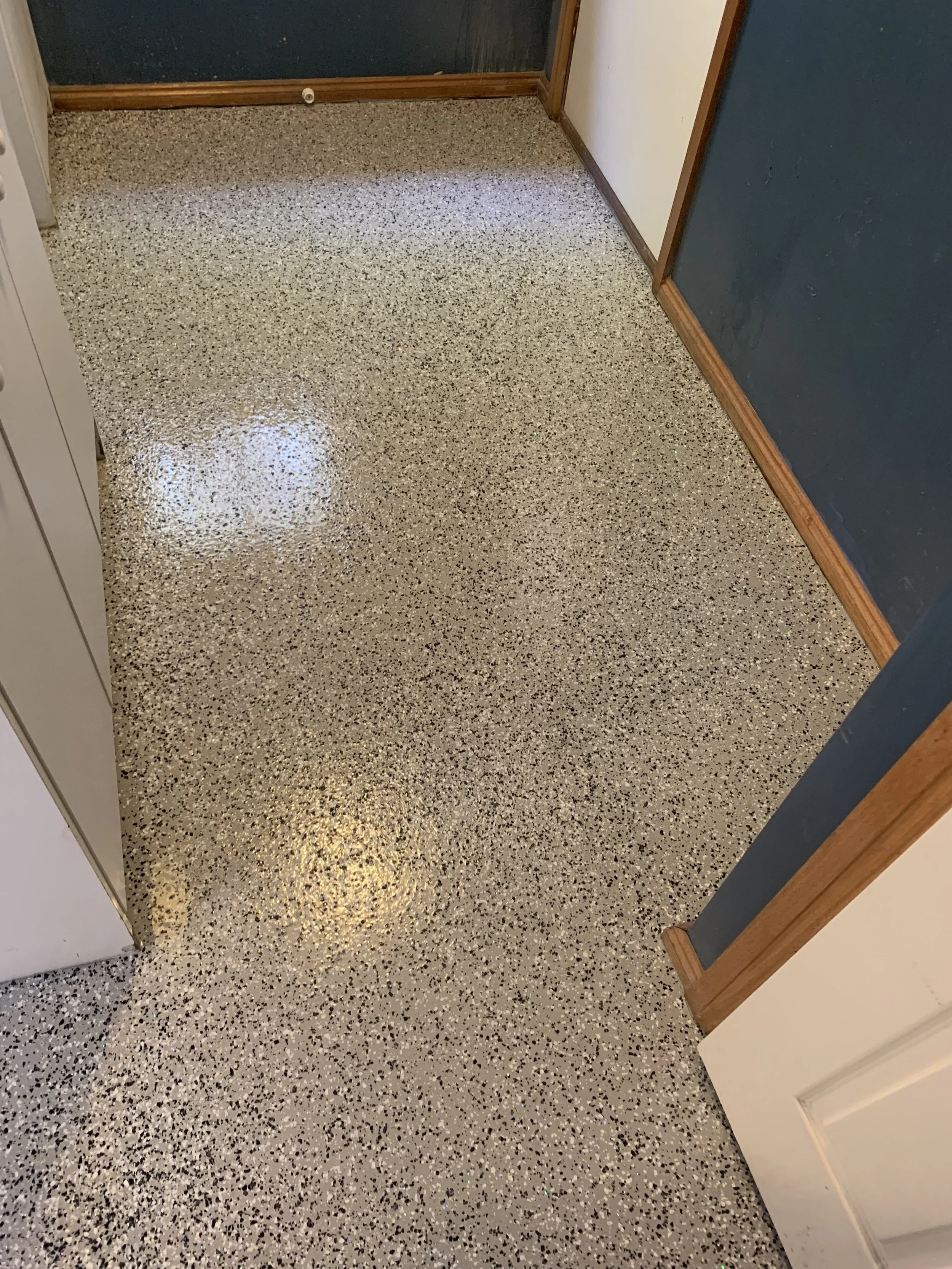 Residential | Grey Vinyl Chip — Prestige Grinding & Polishing