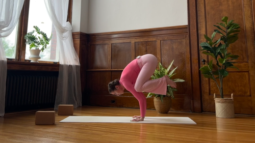 Crow Pose for Beginners: Step-by-Step Guide + Tips to Lift Off with ...