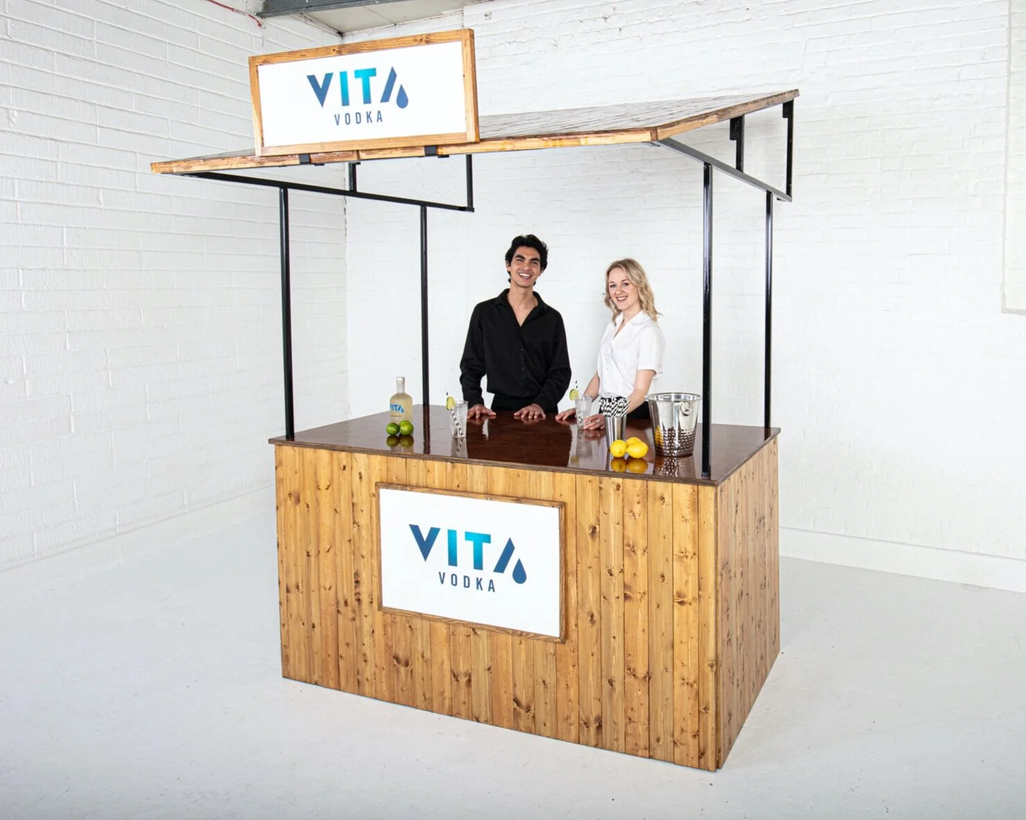 Market Bar with Wooden Roof Hire | Quirky Group