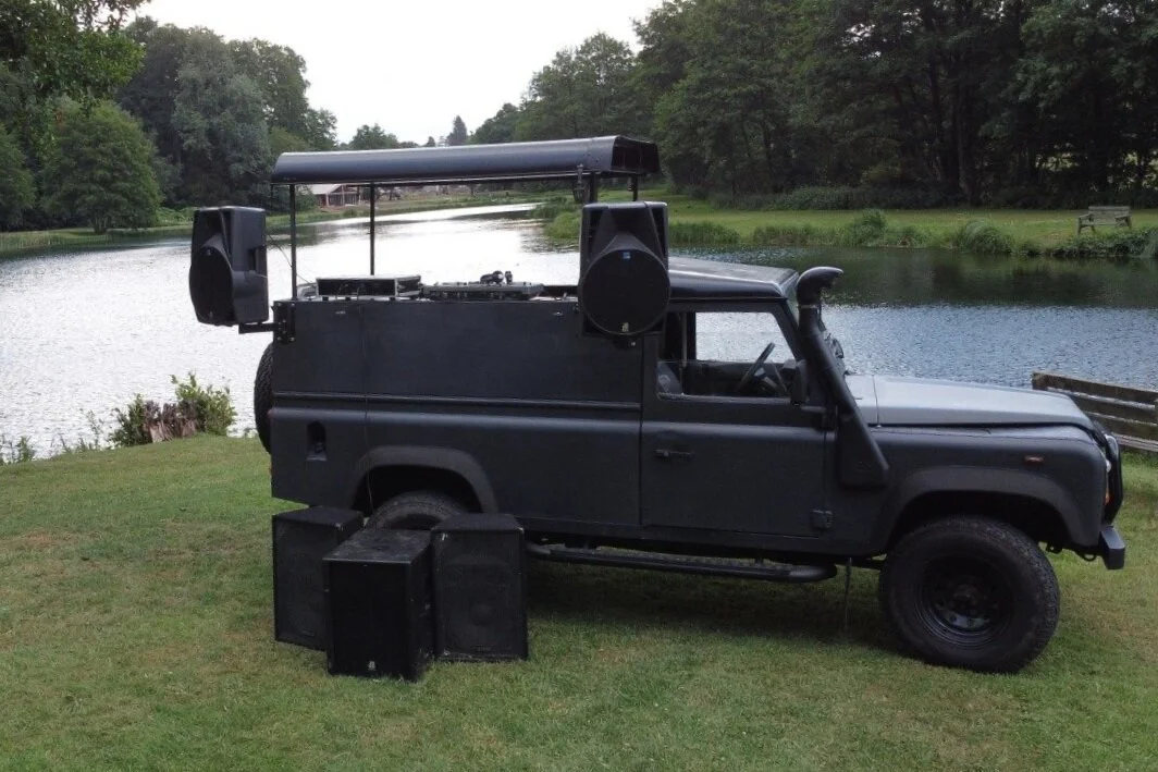 Defender Bar Hire | Quirky Group